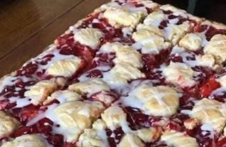 Addictive Cherry Cobbler with Icing – RecipeLink